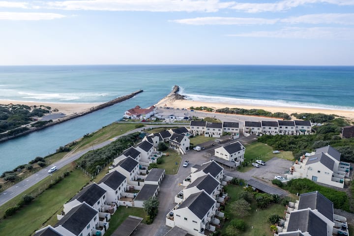 Beachfront Townhouse With River & Sea Views - Port Alfred