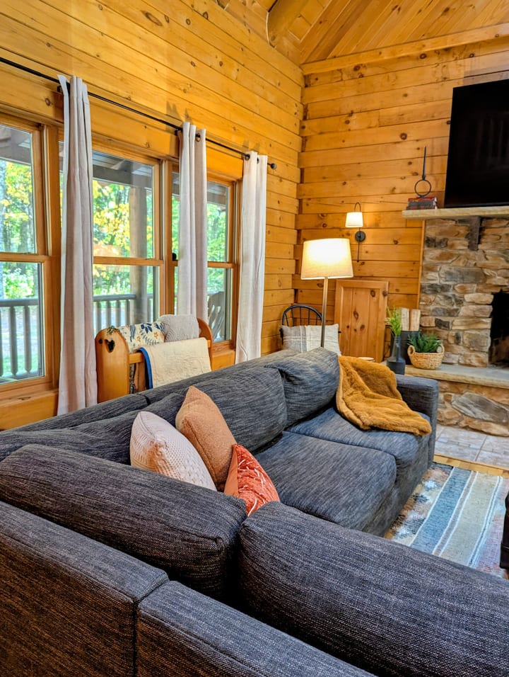 The Lincoln Lodge - 1 Mile To Snowshoe Entrance - West Virginia