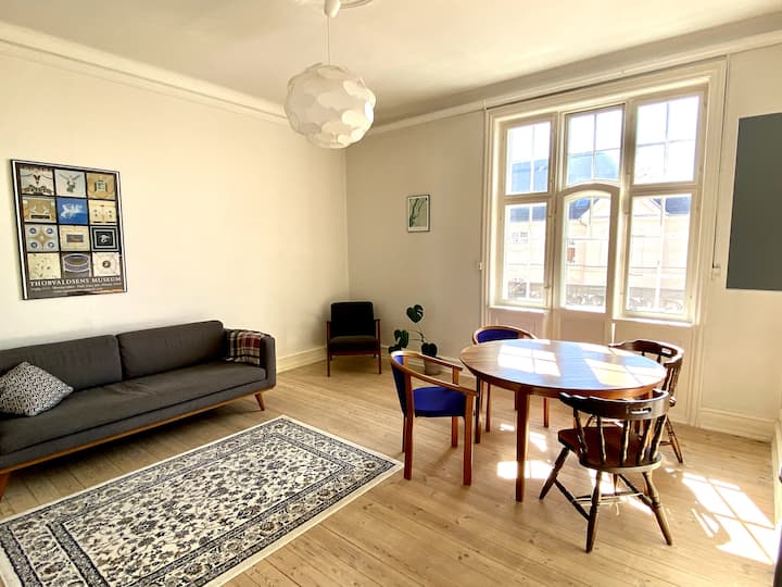 Lys Og Indbydende Lejlighed På Frederiksberg C - Copenhague