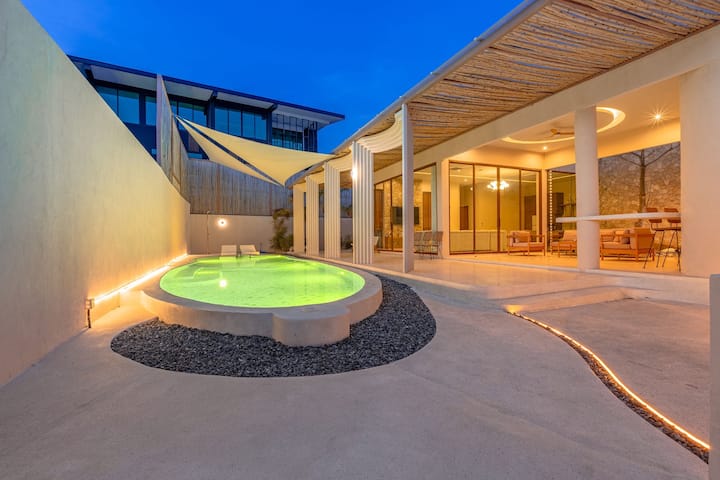 Colada Pattaya中天海滩带karaoke的豪华网红设计师10卧别墅 - Thaïlande