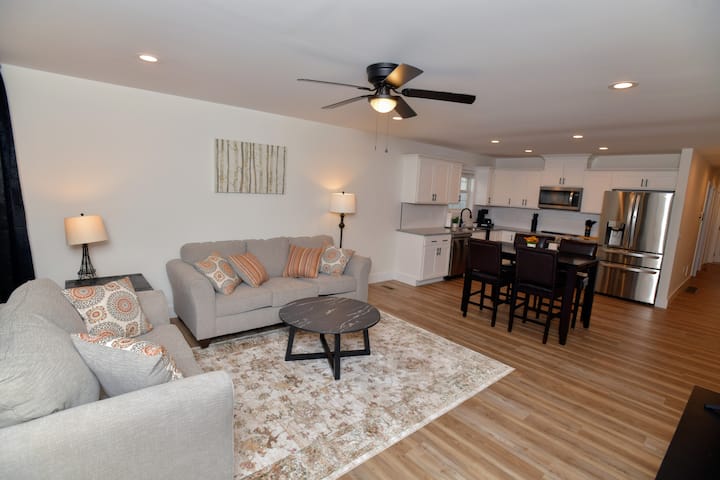 Upgraded, Luxury Home W/ Garage! - Berea, KY