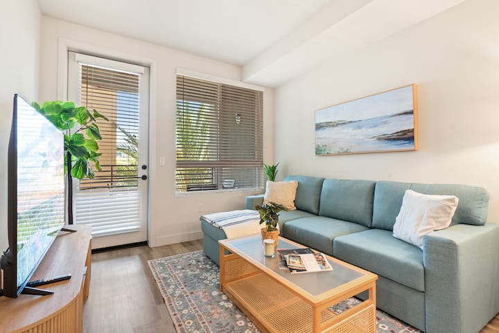 Stylish South Coast Getaway- Prime Location - Costa Mesa, CA