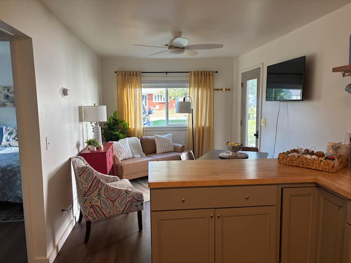 The Worthy Escsape 2br, Porch & Pet Friendly - Alabama, NY