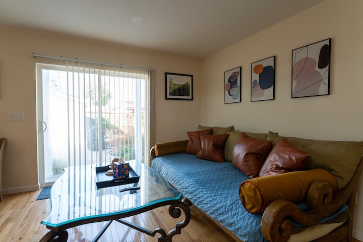 Blue Bart House - 4bd3ba - Gameroom - Fenced Yard - コンコード, CA
