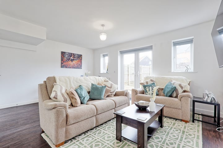 Modern 3br Stay | Quiet St | Free Parking | Wifi - Brentwood