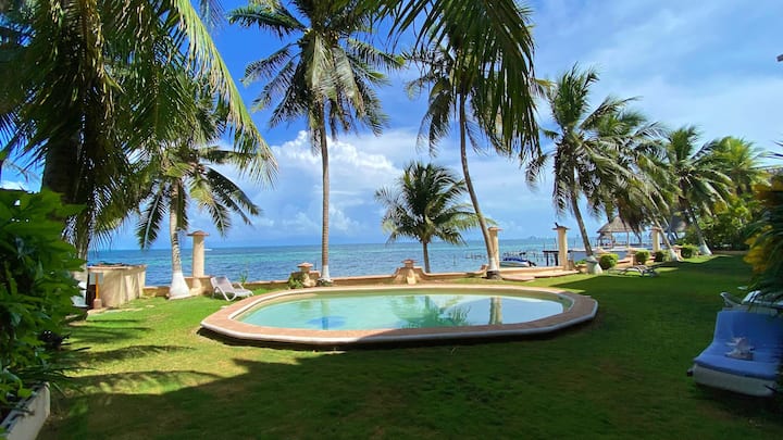 Seafront | Balcony + Pool - Cancún