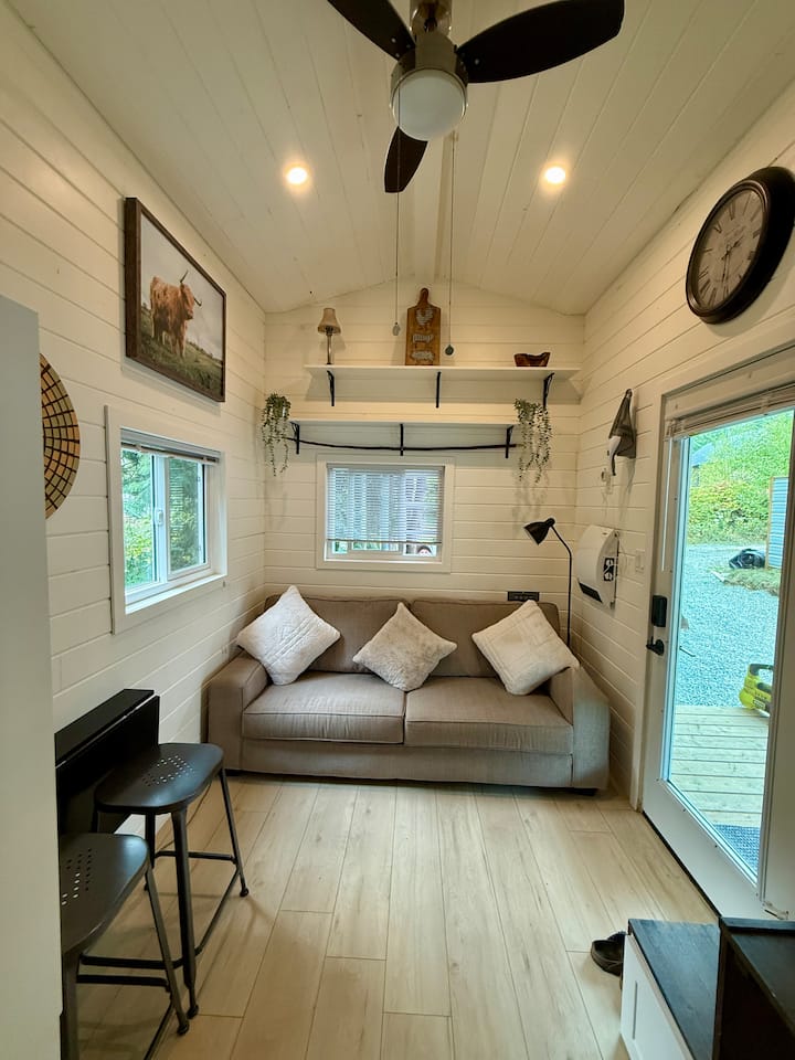 Creekside Tiny Home - Sooke