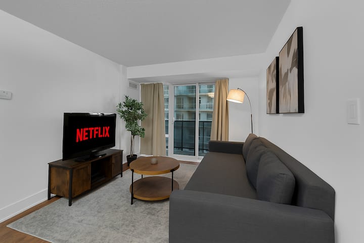 New! 3 Bdrm/parking/3 Min To Mtcc/rogers Centre - Toronto