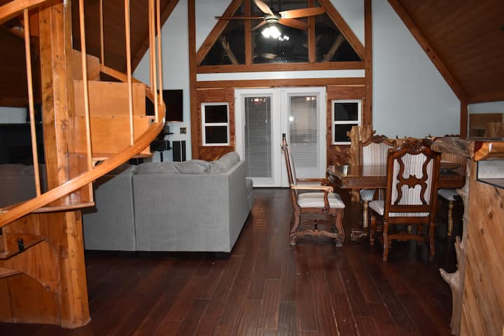 Cedarstone Hideaway - Read Description - Tuscaloosa, AL