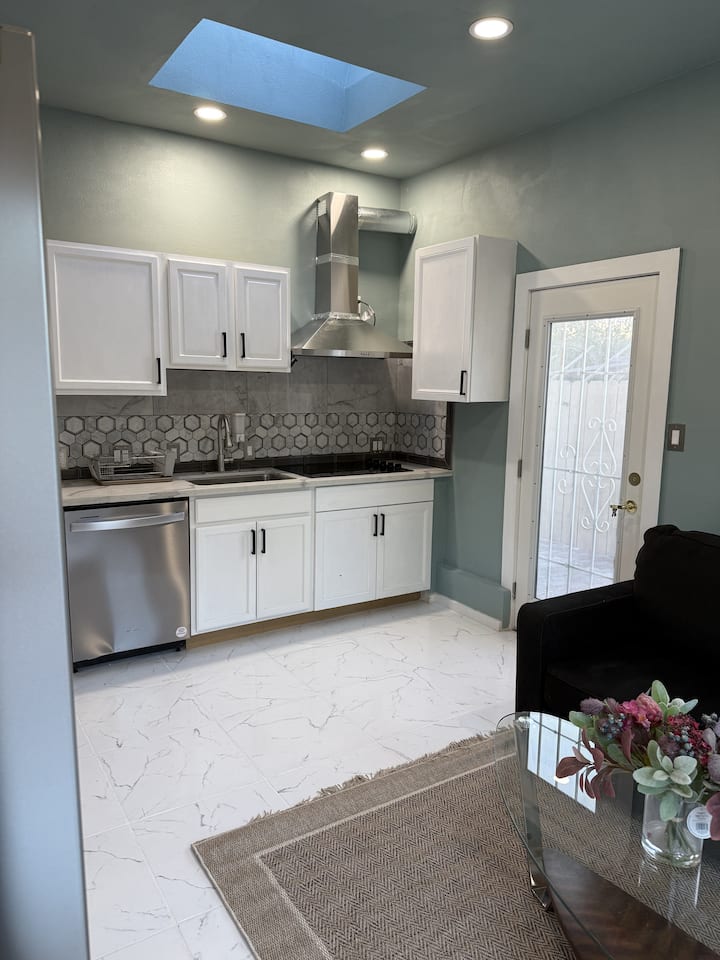 A Lovely Studio Home In Pittsburg (B) - Pittsburg, CA