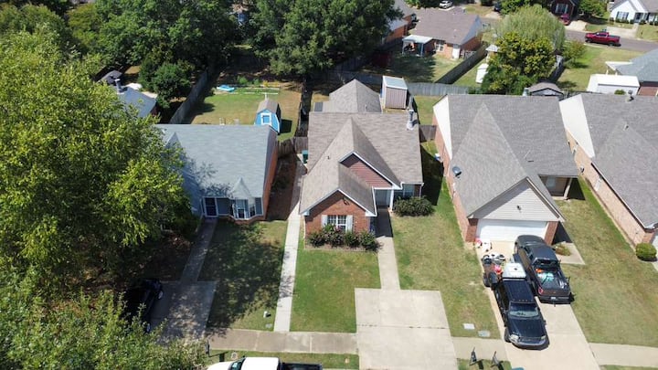 2br+private 1br Guest House Sleeps 10 Comfortably - Southaven, MS