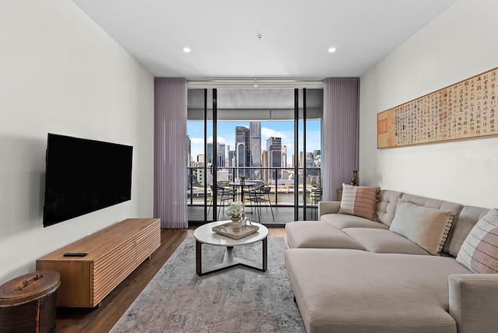 Stunning City & River Views Apt W/ Parking & Pool - The University of Queensland