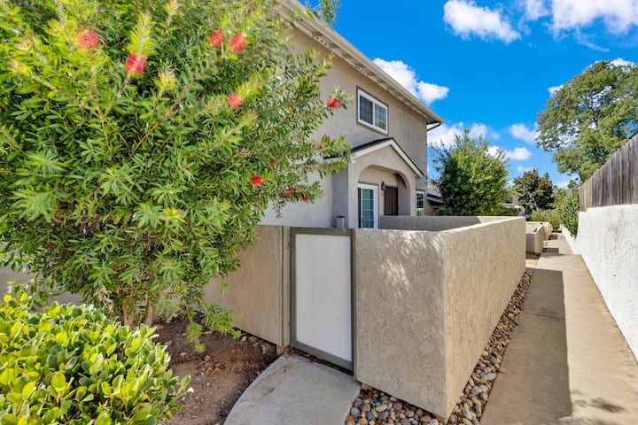 Santee Sanctuary With Private Patio And Garage - Santee, CA