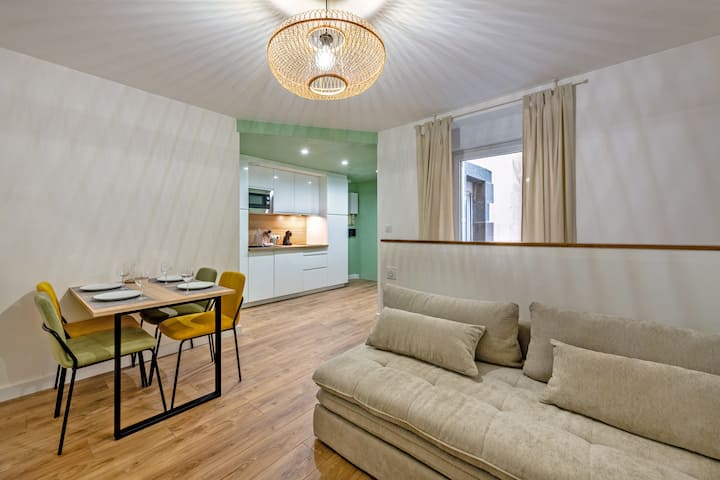 C9-au Cœur De Brest, Tram Au Pied - Brest