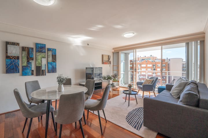 Cosmopolitan Charm In Central Sydney - Sidney