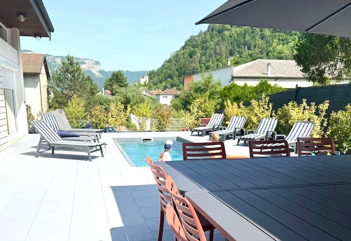 Villa 470m² - Piscine Spa Chauffée - Lac - 24 Pers - Nantua