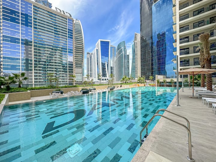 First Class | 1br | Glam Getaway | Canal View - Dubái