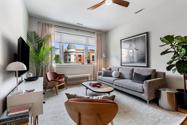 Stylish Stay In The Heart Of West Town - Chicago, IL
