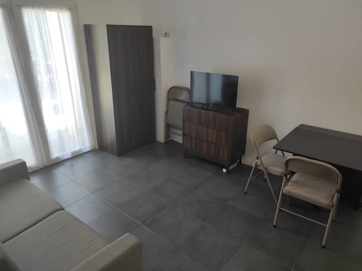 Studio Refait à Neuf, Tout éQuipé, Proche Avignon - Le Pontet