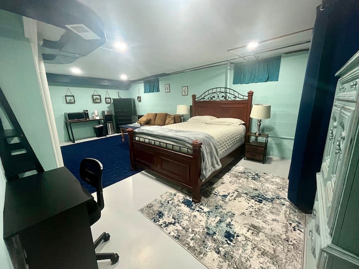 Studio Basement Apartment With Private Entrance - Roanoke, VA