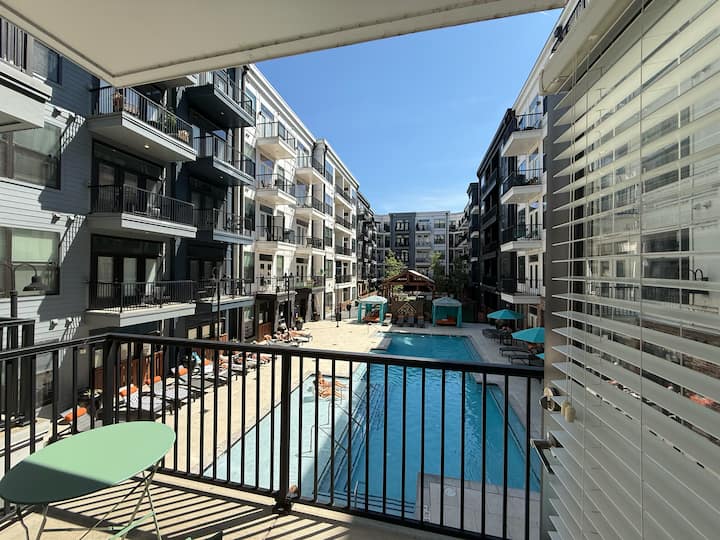 Poolside Glam / Walk To Broadway / Parking Avail - Nashville, TN