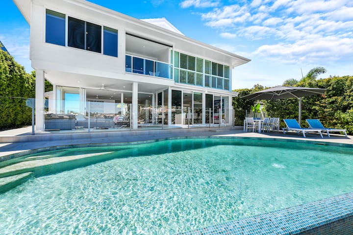 Reflections, Noosa Waters Luxury Waterfront - Noosaville