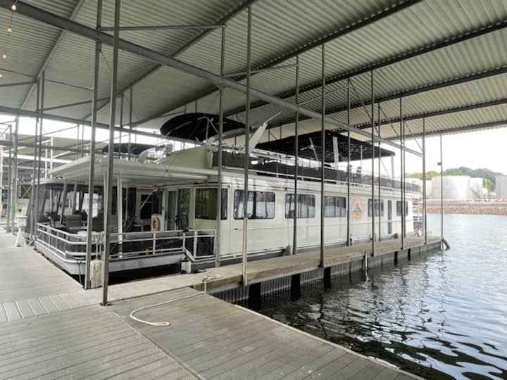 Rocky Top Retreat On Tn River Walk To Neyland -