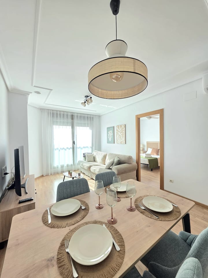 Precioso Apartamento De 2 Dormitorios Con A/c - Albacete