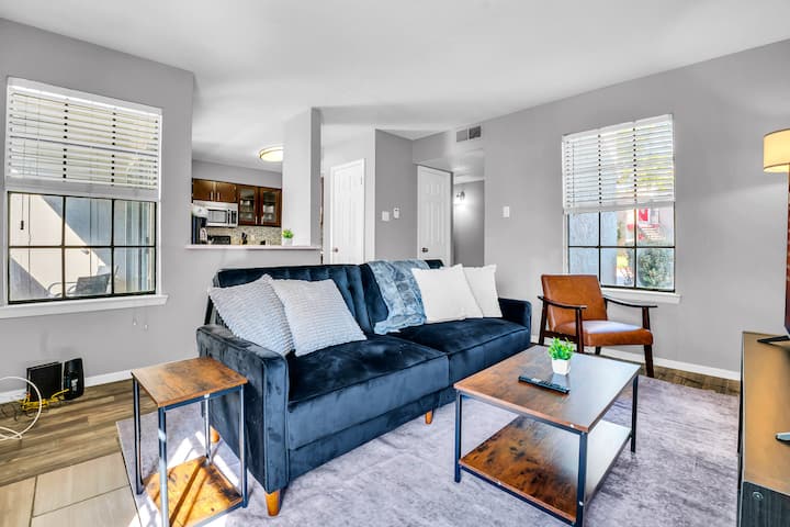 Modern Brand New Studio W/ Free Gym - Arlington, TX