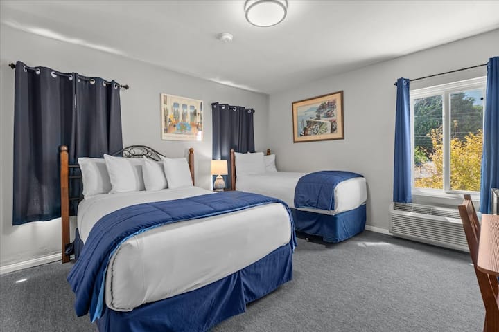 Rest Haven Motel -Deluxe Queen- Historic Route 66- - Venice Beach
