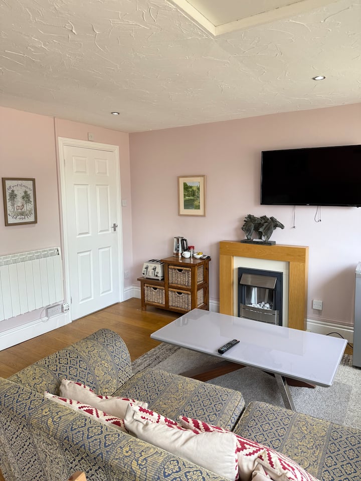 Animal Sanctuary Lodge - West Midlands