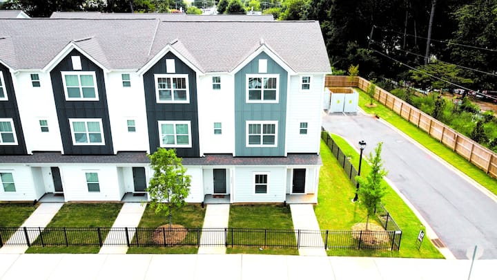 Entire 3br Townhome, Luxury, Minutes To Uptown - Charlotte, NC