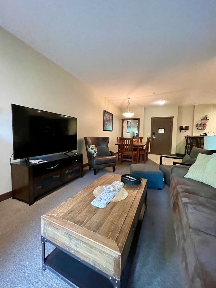 2 Bed, 2 Bath Condo W/ Gas Fp & Heated Parking! - Fernie