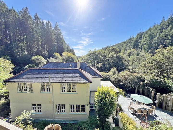 Cornish Woodland Lodge, Hot Tub And Dog Friendly. - Colliford Lake