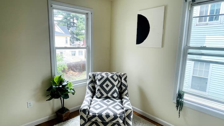 Budget-friendly Room + 2 Baths. Bright And Cozy - Somerville, MA