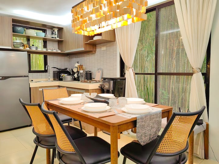 The Viewpoint Villa – Tagaytay Fontaine Staycation - Alfonso