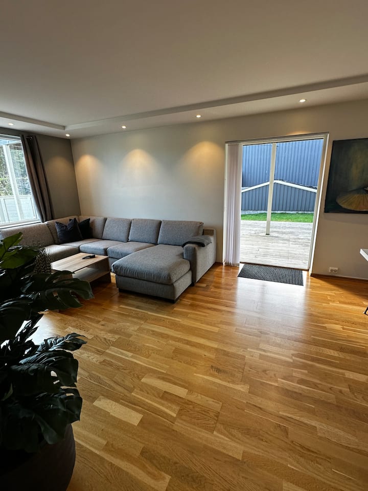 Bright Apartment With Patio And Garden - Kristiansand