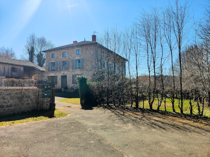 Maison Bourgeoise à 5 Minutes Du Lac Des Sapins - Tarare