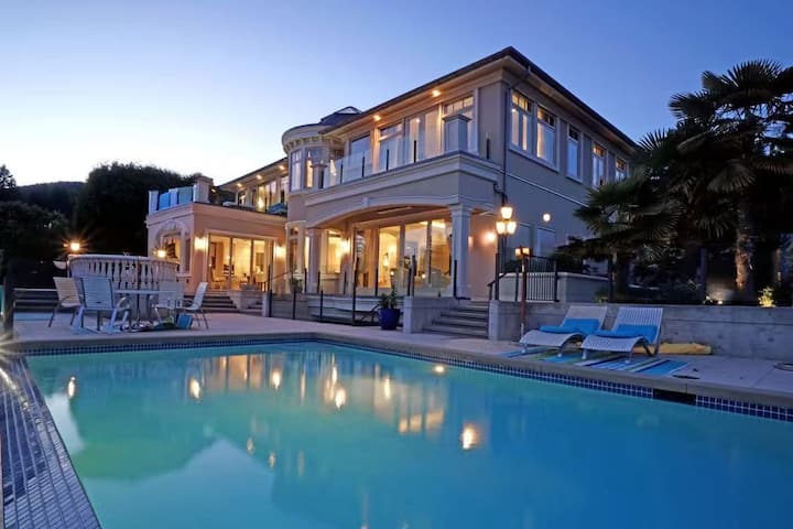 World-class View Mansion • Infinity Pool Luxury - West Vancouver
