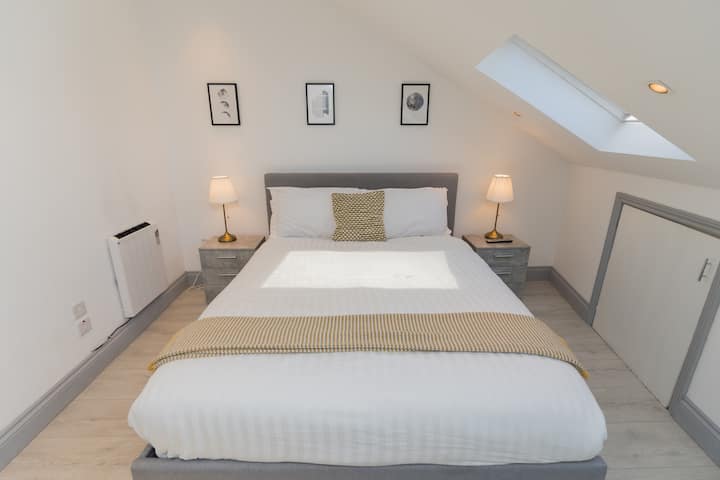 The Loft Studio | Central, Convenient! - Coventry