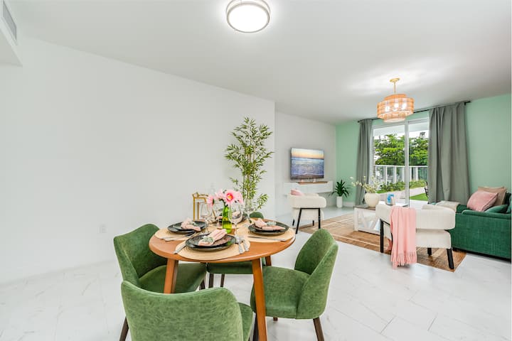 2br Apt|free Parking|gym|pool - Hollywood, FL