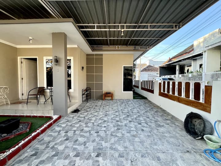 Guest House Karenra, Pusat Kota 3 Kamar Termurah - 日惹