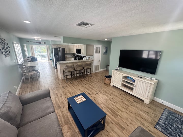 New Listing - Beachy Home On Water With Pool! - Dunedin, FL