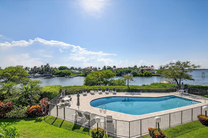 Magical Sunset Views From Waterfront Townhome. - Palm Beach, FL