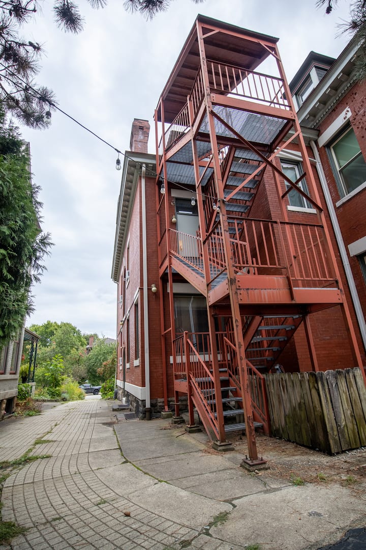 Highland Park Apartment - Pittsburgh