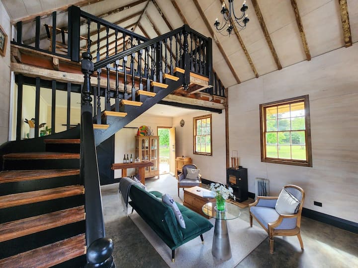Ngapopatu Cottage - Boutique Farm Accommodation - Castlepoint