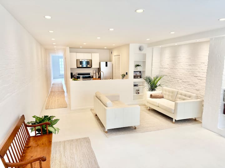 Gorgeous Newly Remodeled Apartment On Quiet Street - Washington, DC