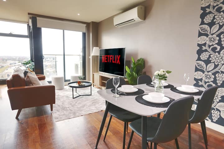 Chic 2br2b W/ Parking - Walk To Queen Vic Market - Melbourne