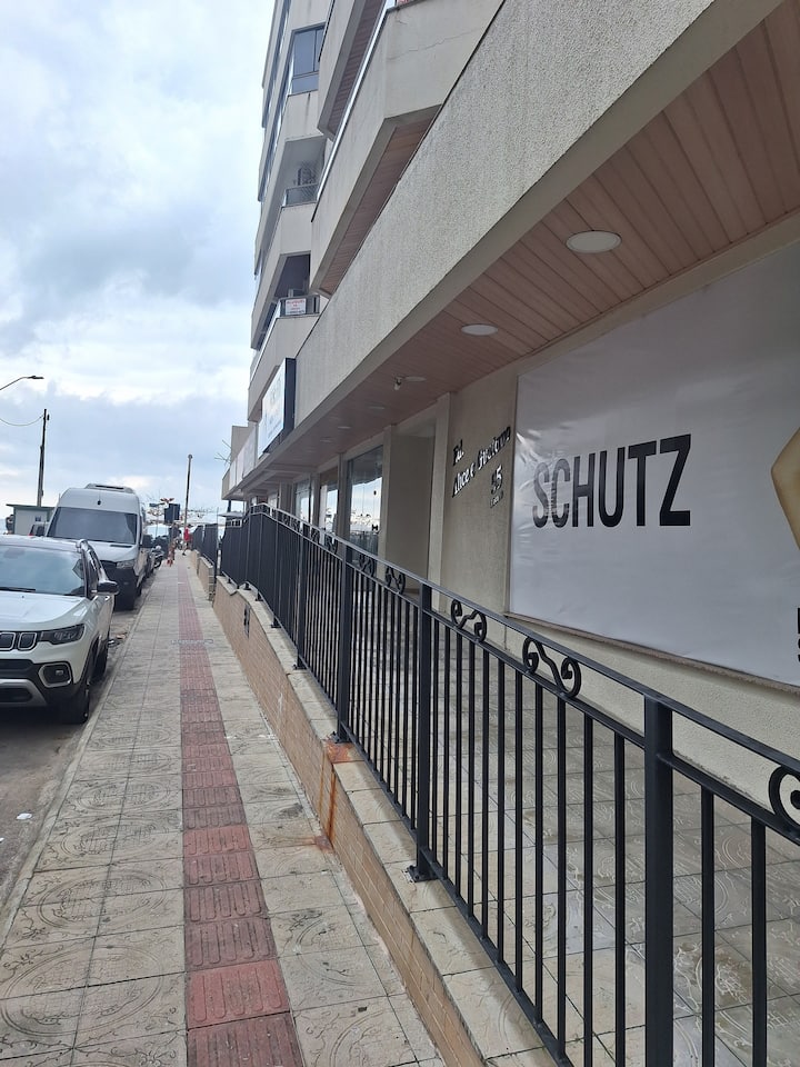 Apartamento Pé Na Areia (Quadra Mar) Meia Praia - Itapema