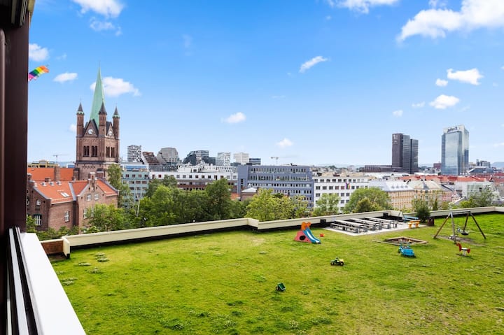 Sentral Toroms Med Utsikt Og Balkong På Tøyen - Oslo